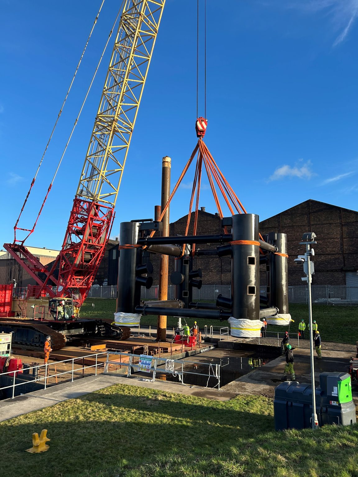 New bridge from Renfrew to Yoker advances on River Clyde
