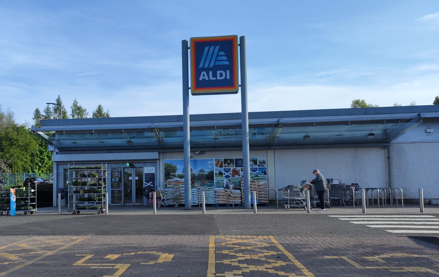 Where could a new Aldi store open in Renfrewshire?